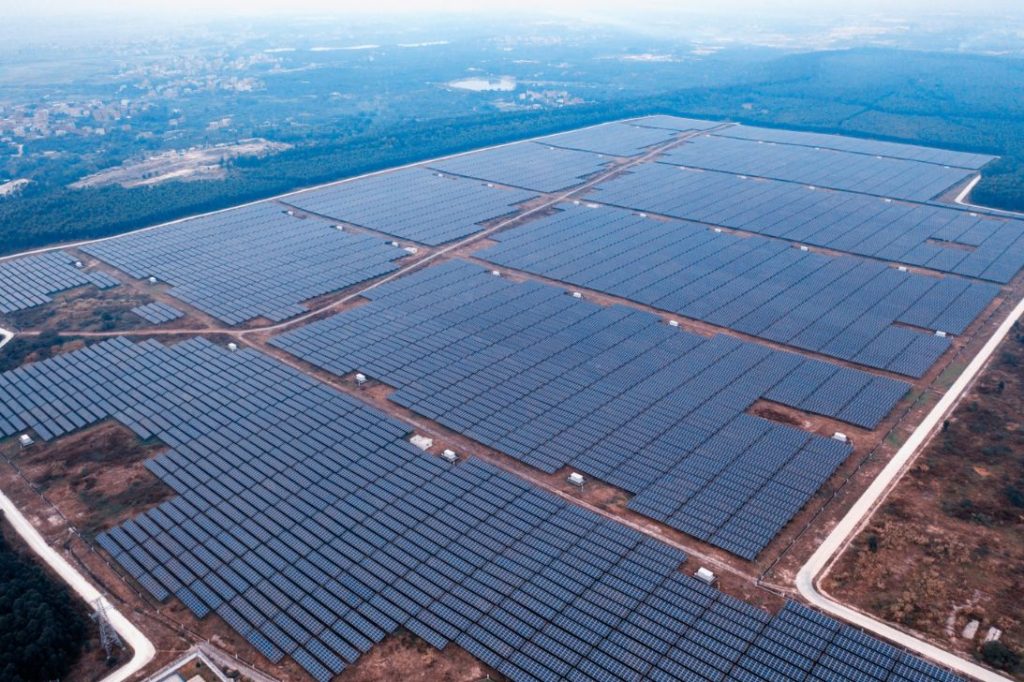 Top-Rated Solar Panels: Making the Switch to Clean Energy - AutomaTech ...